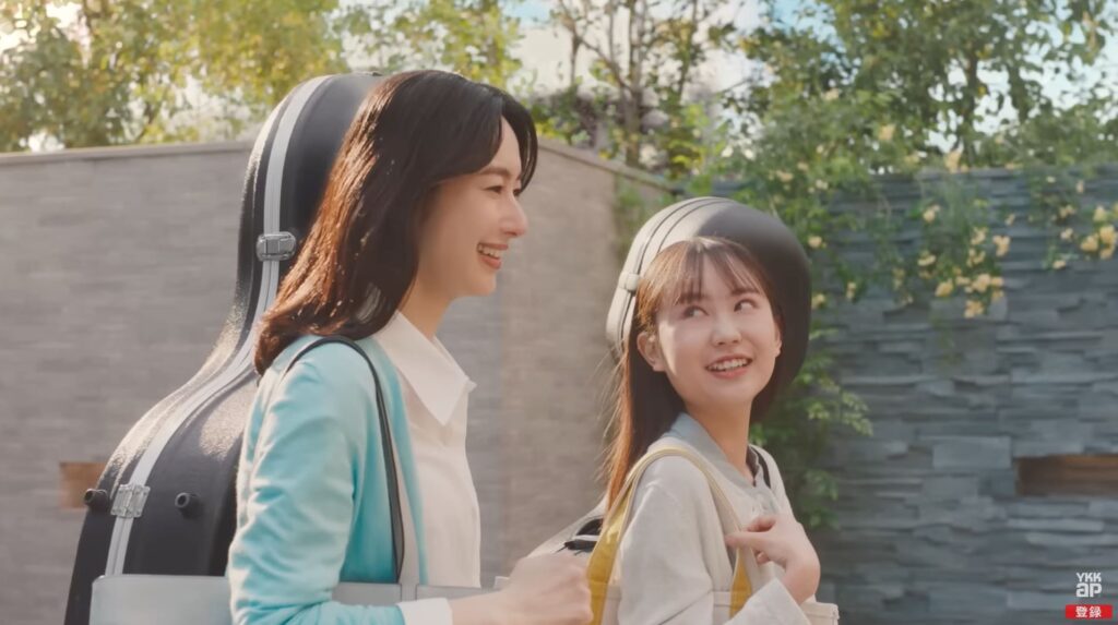 【2023年】YKK AP 顔認証自動ドアCMの俳優は誰？ハンズフリーで快適に入室する男性｜CMラボ