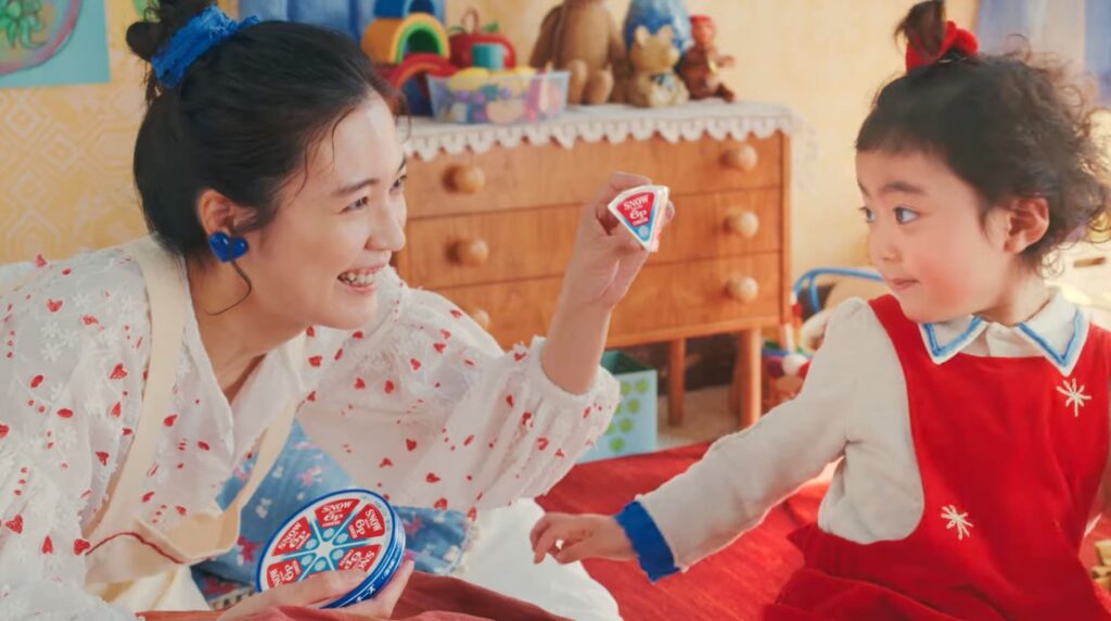 【2023年】雪印6PチーズのCM子役は誰？かわいい表情と眉毛の女の子｜CMラボ