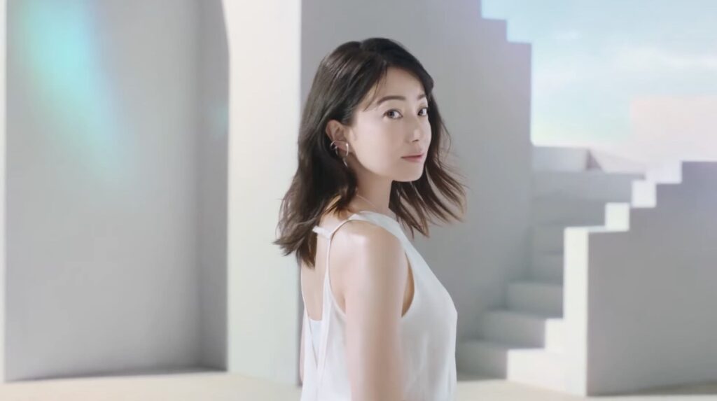 【2023年】HAKUのCM女優は誰？美発光肌で輝く女性｜CMラボ
