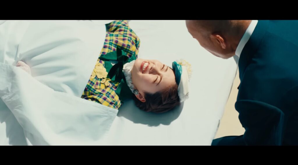 【2023年】SMBCモビットCMの女優と俳優は誰？お嬢様役の女性と執事役の男性｜CMラボ